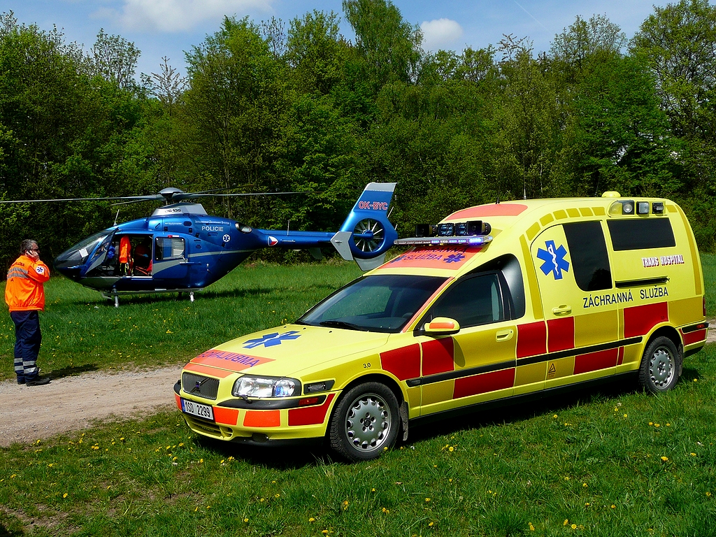Ambulans Volvo XC90 - ambulans paling selamat di dunia | Careta