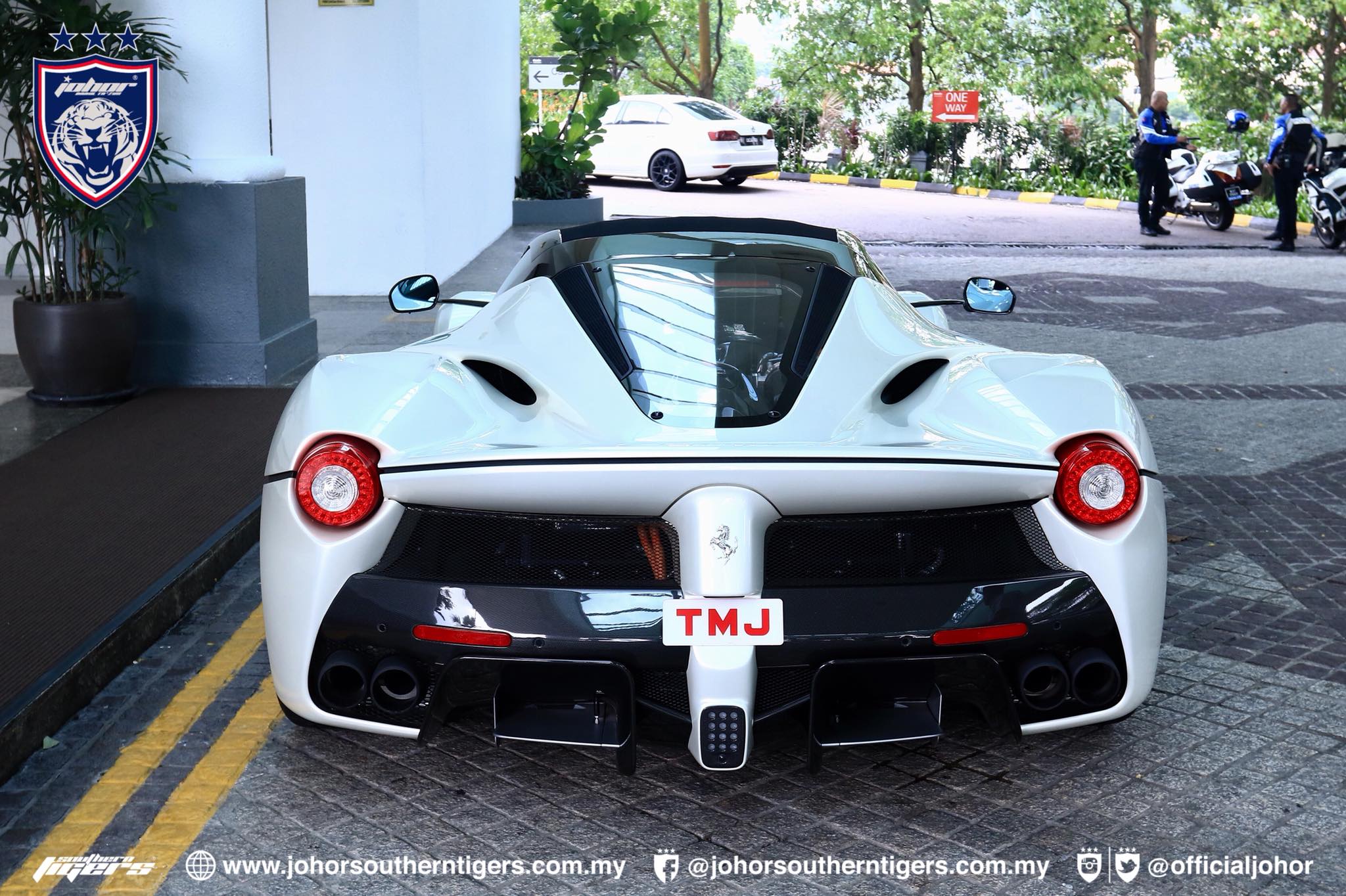 Ferrari pilih pelanggan? | Careta