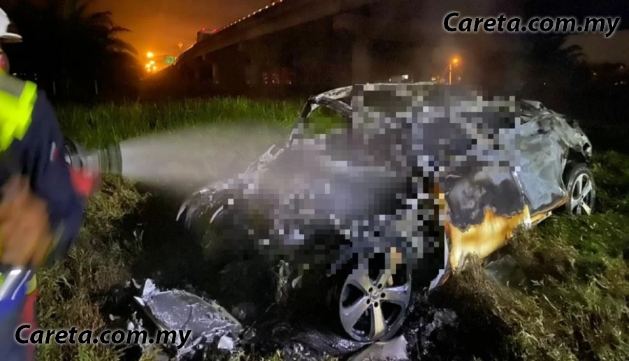 Kereta Mercedes terbakar, tiga rentung | Careta